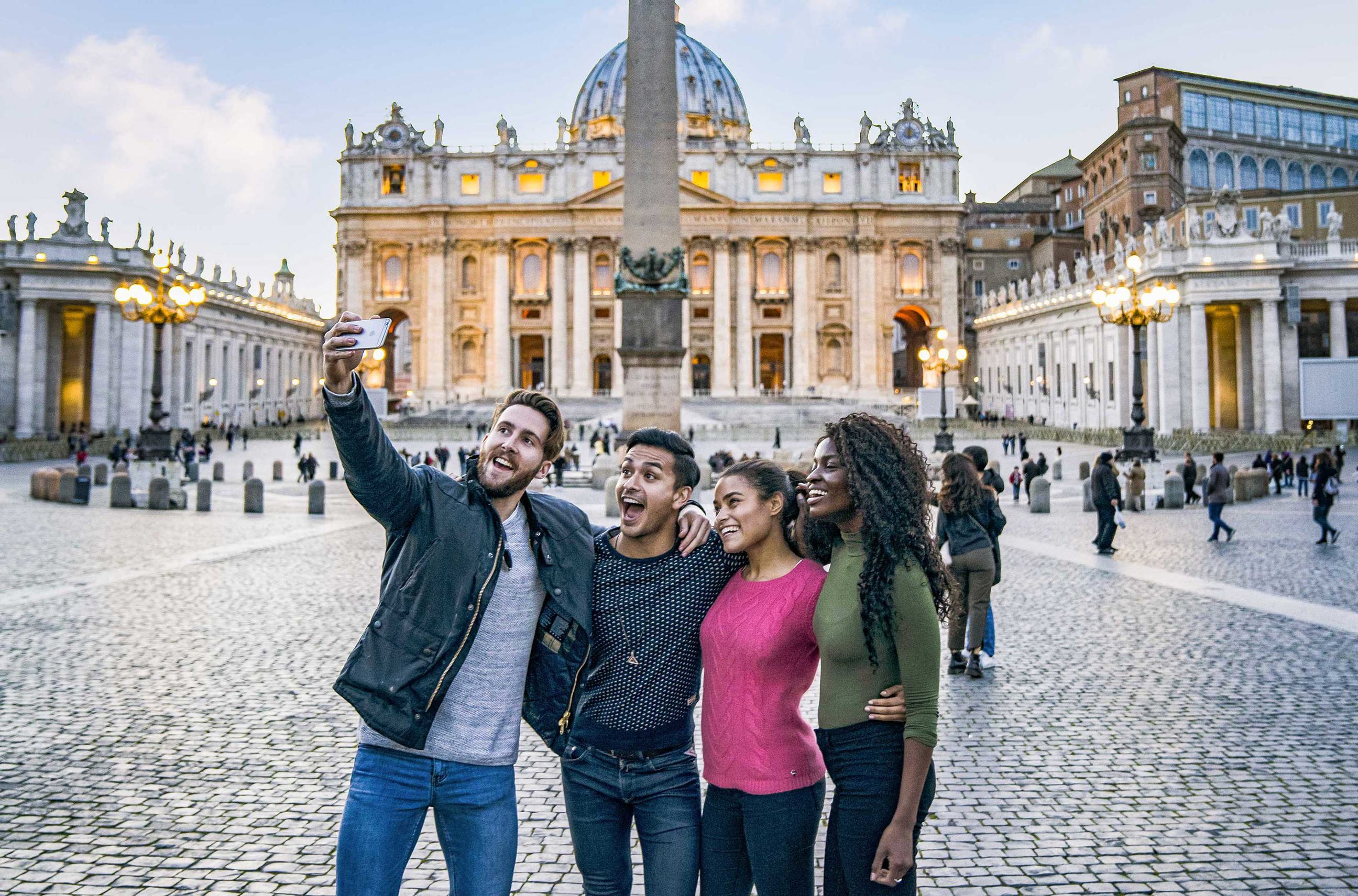 European Vistas Tour | 28 Days, 12 Countries | Contiki AU