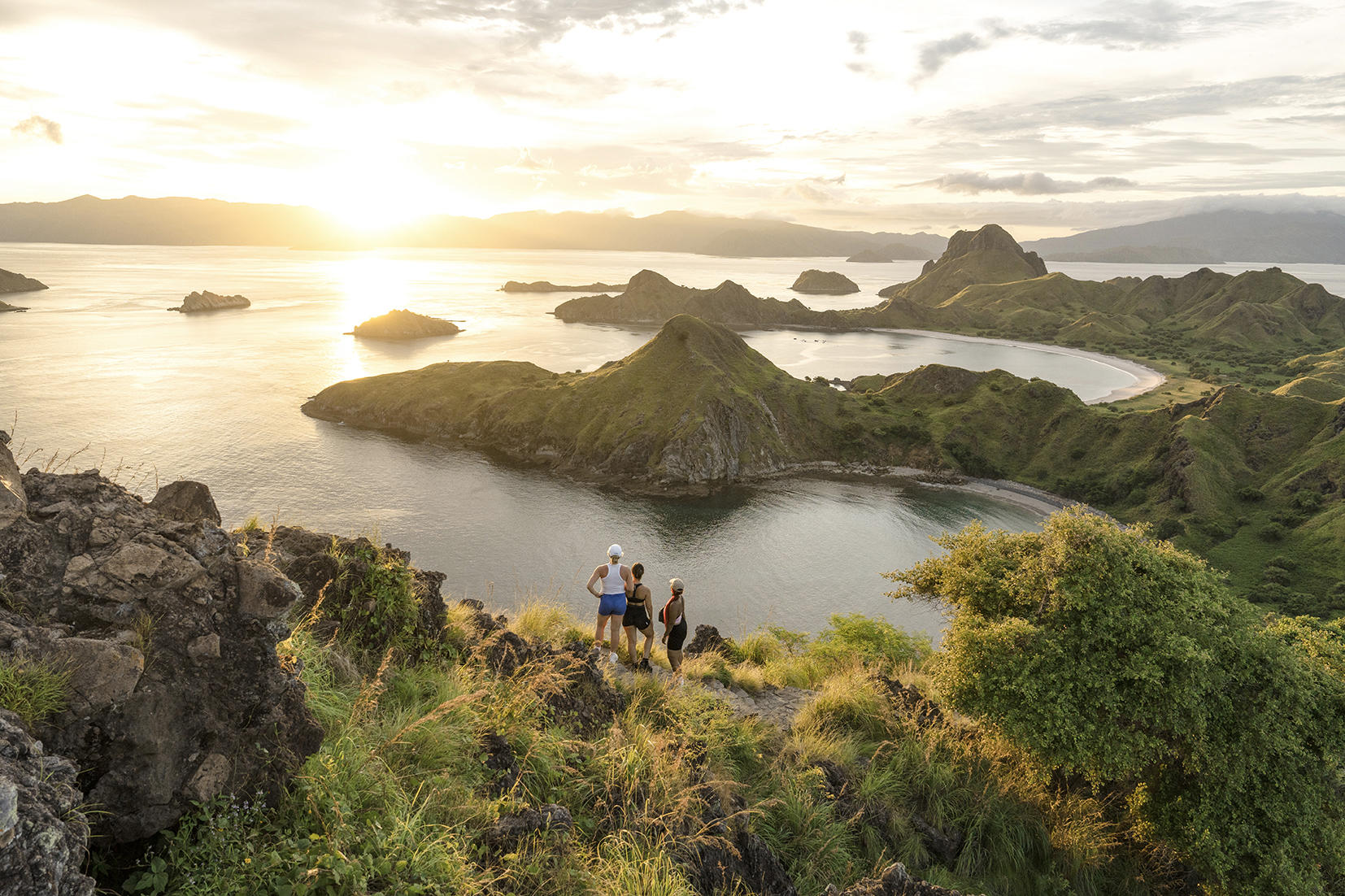 Indonesia Island Hopping Tour | 13 Days | Contiki US