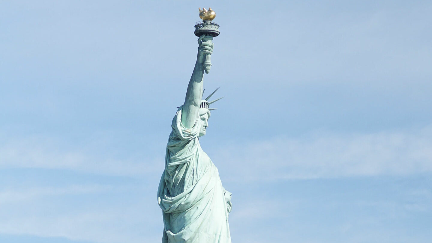 30 Most Famous Landmarks in The World | six-two by Contiki