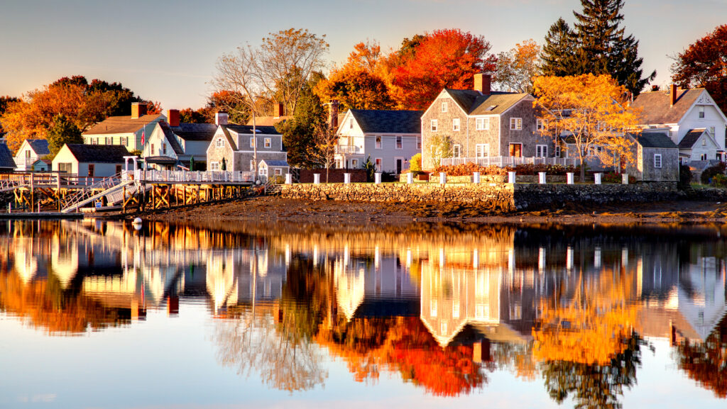 Leaf peeping: a guide to spectacular fall foliage | Contiki