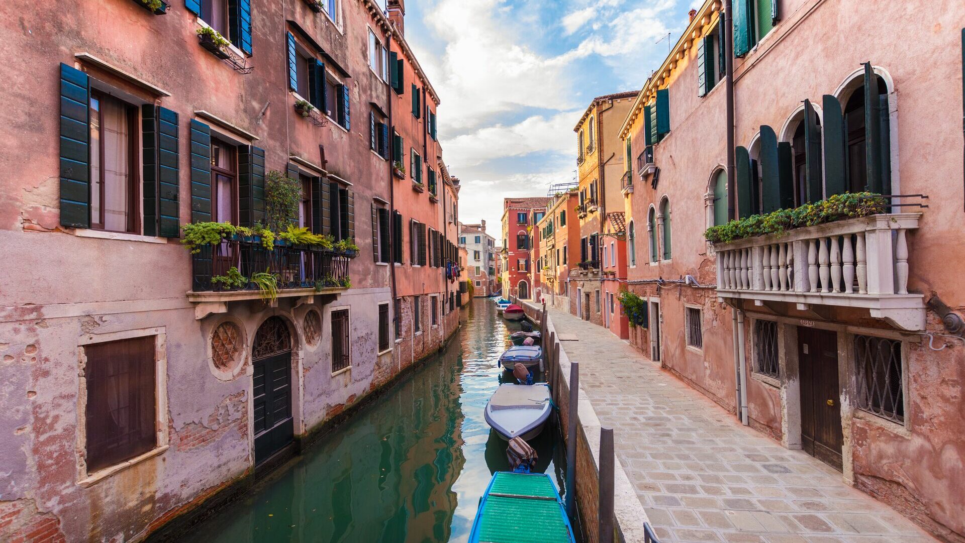 Talking Stick In Venice 10 Hidden Gems To Discover In Venice | 2021