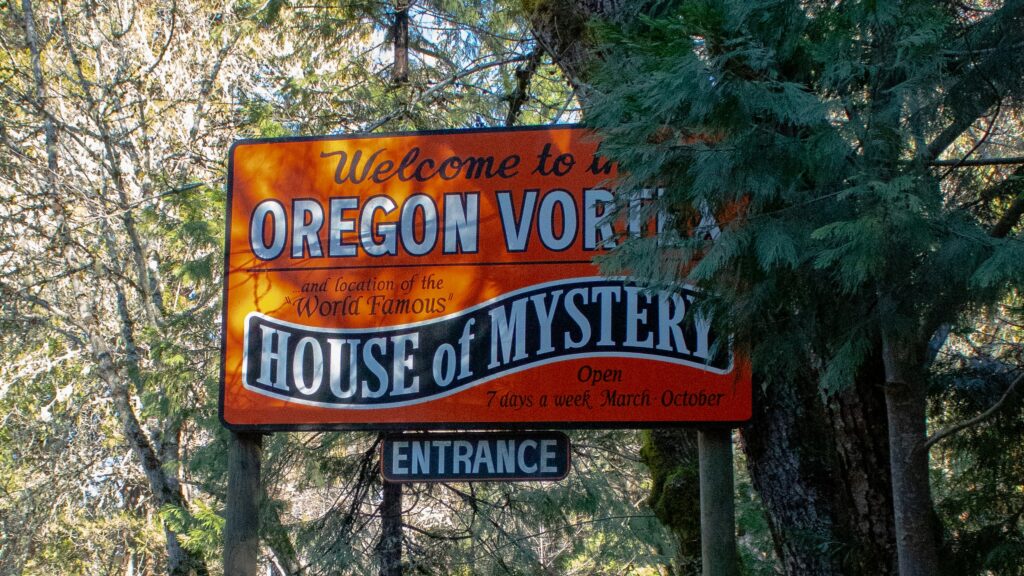 10 Weirdest Tourist Attractions in the US | Contiki