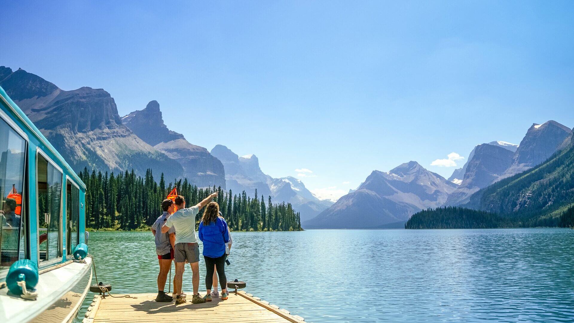 Canada Travel Guide | six-two by Contiki