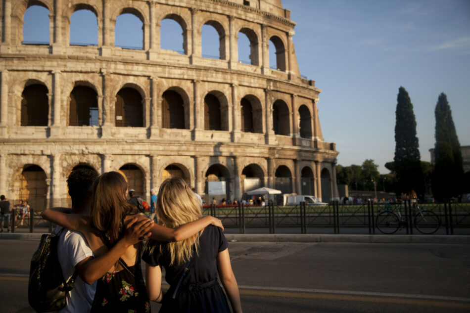 9 insider travel tips to know before your Contiki tours - six-two by ...