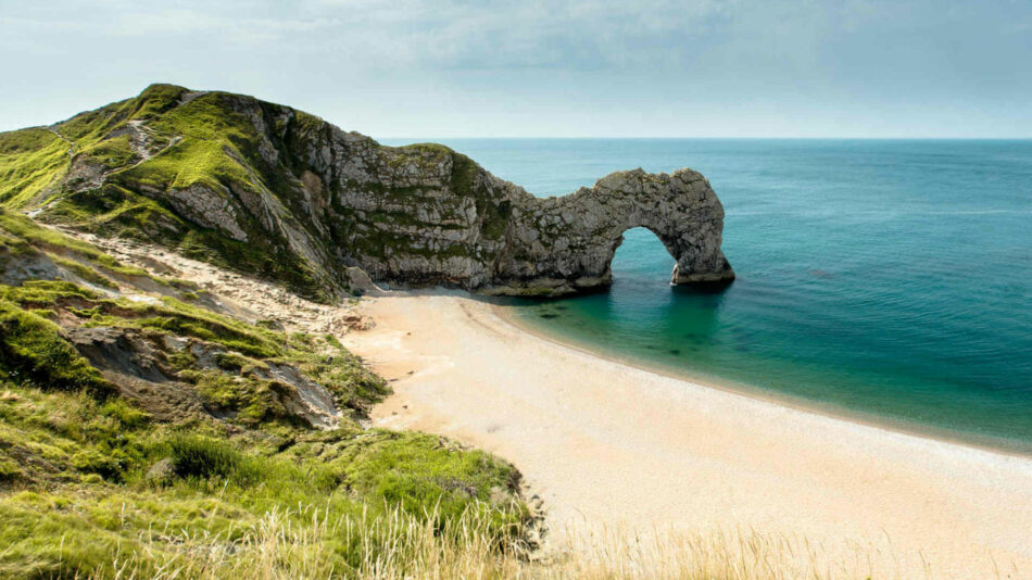 A Shoestring Guide to the UK's Scenic South - six-two by Contiki