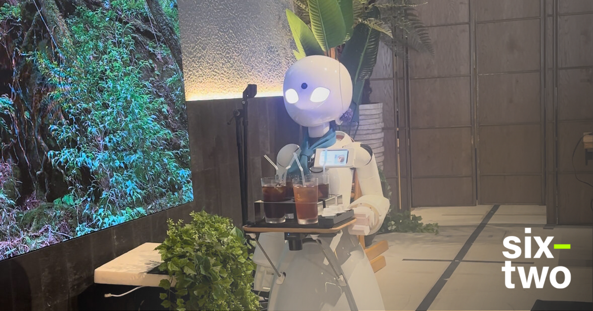 Review: Why you should visit the Robot Café with Contiki